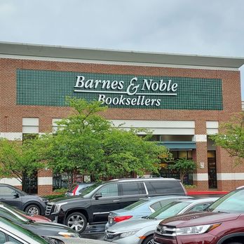 BARNES & NOBLE BOOKSELLERS - Updated January 2026 - 82 Photos & 52 ...
