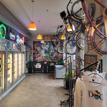 CURIOUS DOG - Updated June 2025 - 184 Photos & 158 Reviews - 200 W ...