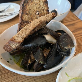 CASA ME - Updated July 2024 - 86 Photos & 57 Reviews - 7 Sconset Square ...