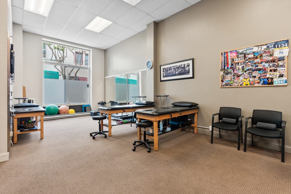 RENEW PHYSICAL THERAPY - Updated November 2024 - 59 Photos & 150 ...