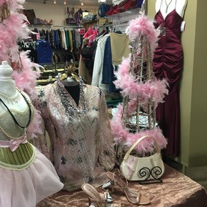 CONSIGNMENT CLOTHIERS - 33 Reviews - 42937 W 7 Mile Rd, Northville, MI ...