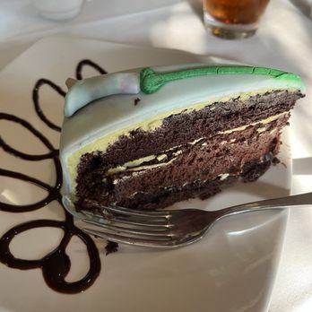 GREEN GATEAU - Updated April 2024 - 300 Photos & 324 Reviews - 330 S ...