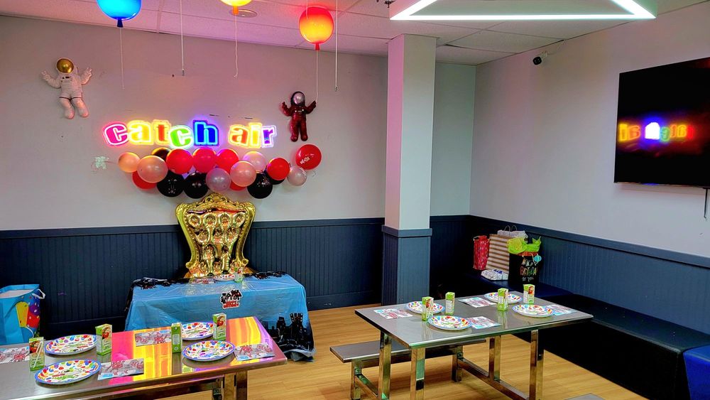 CATCH AIR - Updated November 2025 - 99 Photos & 51 Reviews - 13450 N US ...