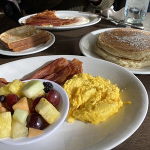 SOUTHERN BELLE’S - 433 Photos & 335 Reviews - 210 S Cook St, Barrington ...