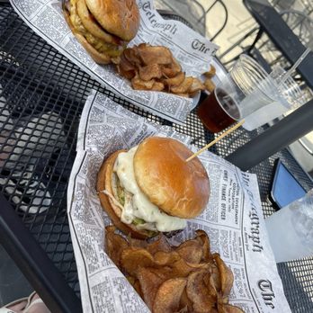 SKIPPY’S BURGER BAR - Updated December 2025 - 37 Photos & 54 Reviews ...