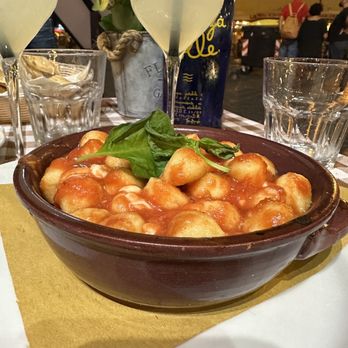 ROMA BEER COMPANY - Updated October 2025 - 39 Photos & 21 Reviews ...