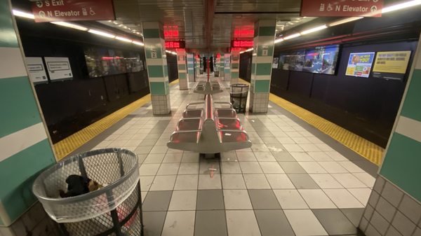 8TH & MARKET PATCO HIGH SPEED LINE - Updated September 2025 - 11 Photos ...