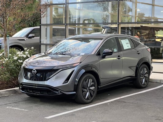 NISSAN OF VALENCIA - Updated May 2026 - 13 Photos & 29 Reviews - 24055 ...