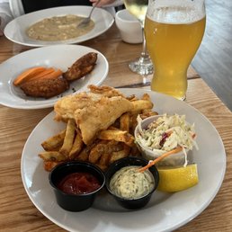 WHITE DUCK BREW PUB - Updated June 2025 - 60 Photos & 87 Reviews - 2527 US-202, Winthrop, Maine ...