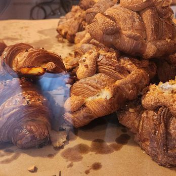 FAT PEACH BAKERY - Updated June 2025 - 72 Photos & 29 Reviews - 2907 S ...