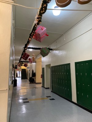 OLD TAYLOR HIGH - Updated January 2025 - 10 Photos - 410 W 7th St ...