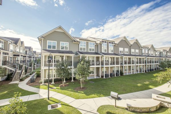 REDPOINT BATON ROUGE - Updated October 2025 - 24 Photos & 48 Reviews ...