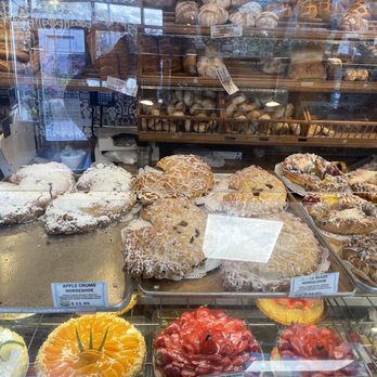 PINHO’S BAKERY - 289 Photos & 299 Reviews - 1027 Chestnut St, Roselle ...