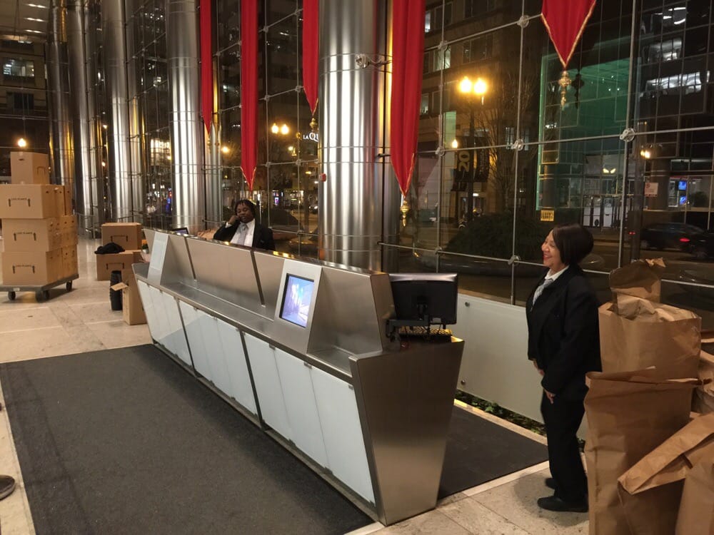 UBS TOWER - 12 Photos - Landmarks & Historical Buildings - 1 N Wacker ...