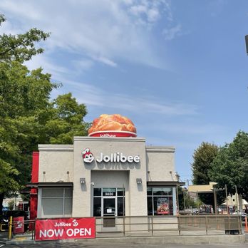 JOLLIBEE - Updated December 2024 - 61 Photos & 32 Reviews - 3820 ...