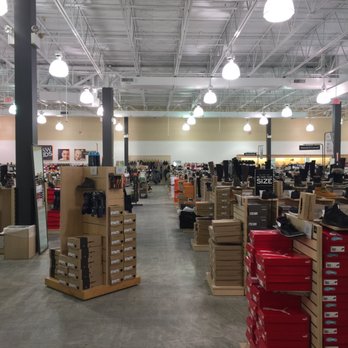 DSW DESIGNER SHOE WAREHOUSE - Updated October 2025 - 20 Photos & 15 ...