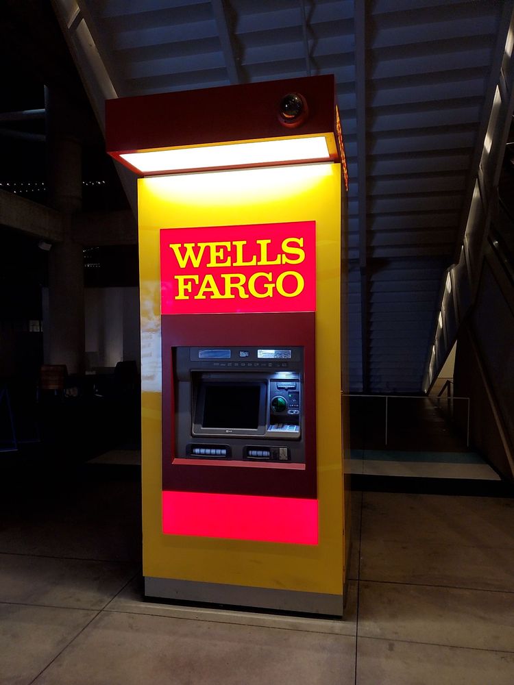 WELLS FARGO BANK - 13 Reviews - 12746 W Jefferson Blvd, Playa Vista ...