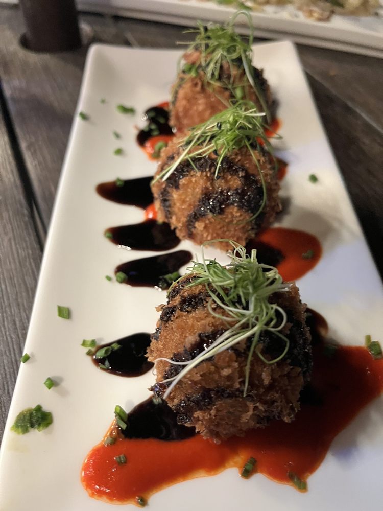 VELE - Updated December 2025 - 203 Photos & 175 Reviews - 3241 W Iles ...