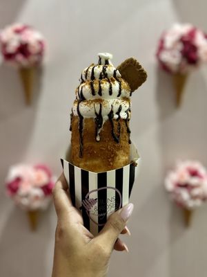 BUNS & ROSES CHIMNEY CAKES - Updated December 2025 - 153 Photos & 60 ...