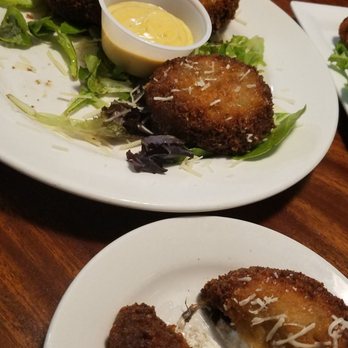 THE WATERFRONT PUB AND GRILL - Updated June 2024 - 63 Photos & 203 ...