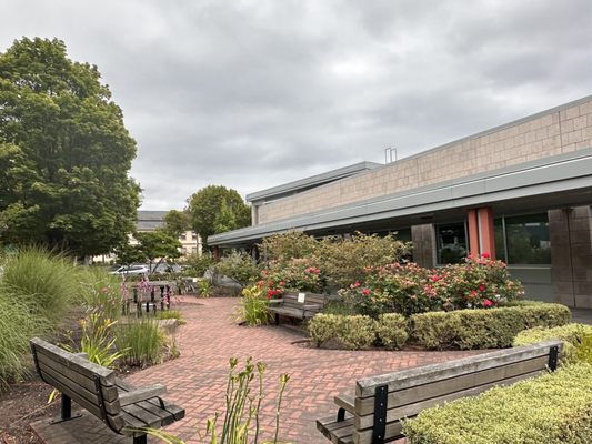 KAISER PERMANENTE INTERSTATE MEDICAL OFFICE SOUTH - Updated September ...