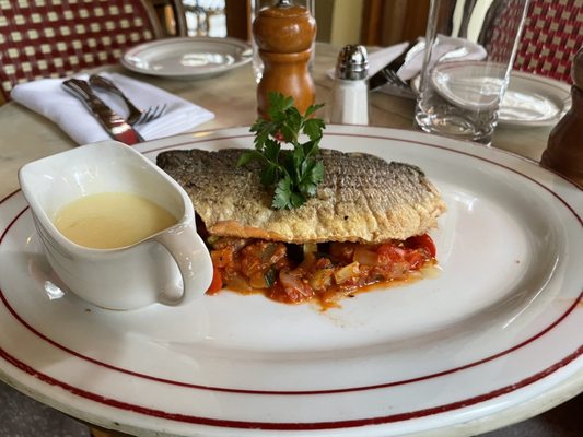 L’EXPRESS - Updated June 2024 - 602 Photos & 929 Reviews - 249 Pk Ave S ...