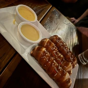 THE WHITE RABBIT - Updated September 2024 - 498 Photos & 376 Reviews ...