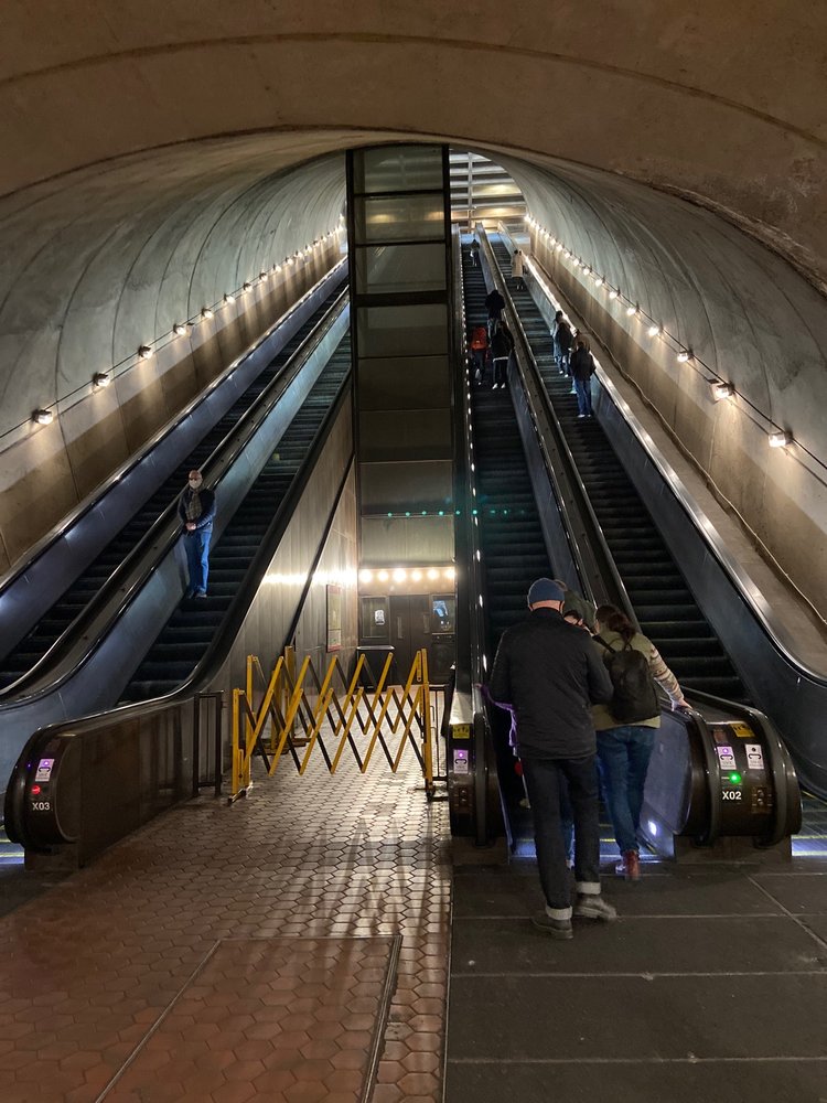 ROSSLYN METRO STATION - Updated April 2025 - 96 Photos & 75 Reviews ...