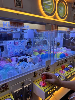 KIDDLETON - Updated December 2025 - 128 Photos & 51 Reviews - 335 E 2nd ...