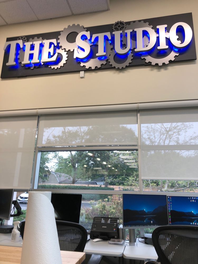 SACHEM PUBLIC LIBRARY - 40 Photos & 16 Reviews - 150 Holbrook Rd ...