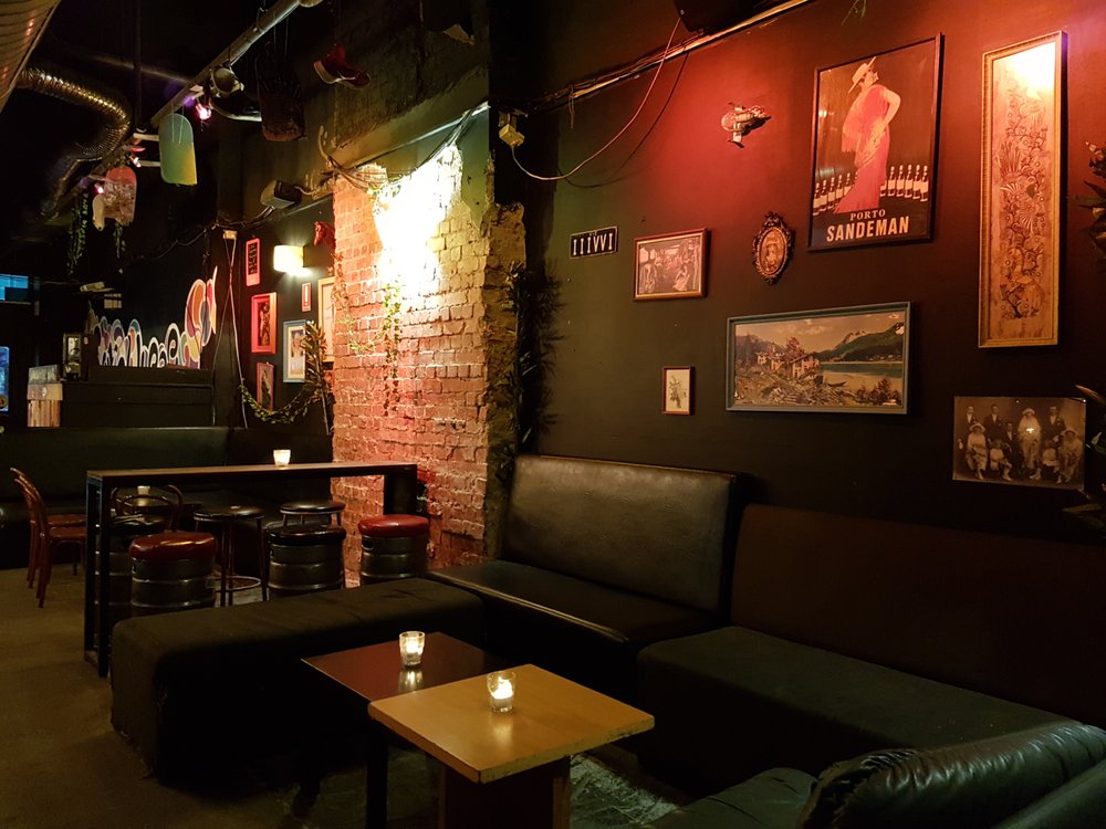 SOMEWHERE ON CHAPEL - Updated December 2024 - 11 Photos - 181 Chapel St ...