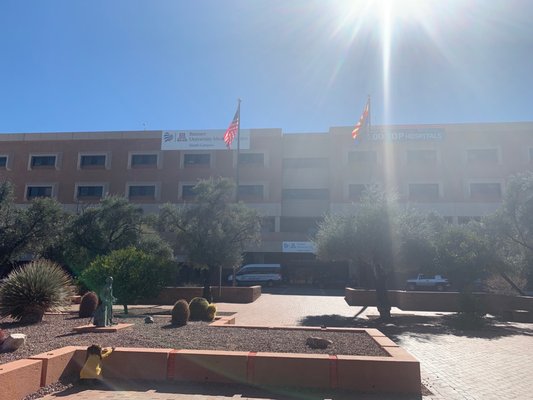 BANNER UNIVERSITY MEDICAL CENTER - SOUTH - 42 Photos & 97 Reviews ...