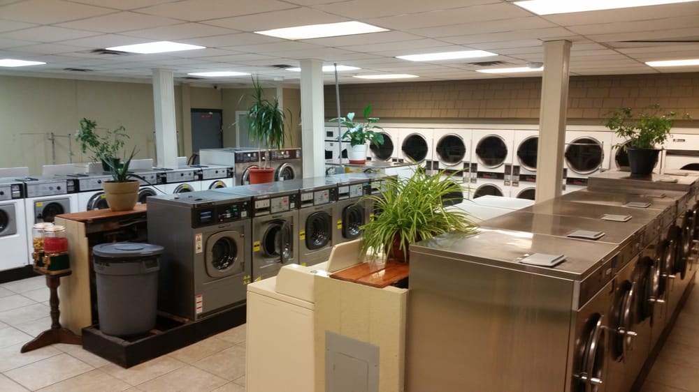 BELLA’S LAUNDRY ROOM - Updated October 2025 - 2520 S Crysler Ave ...