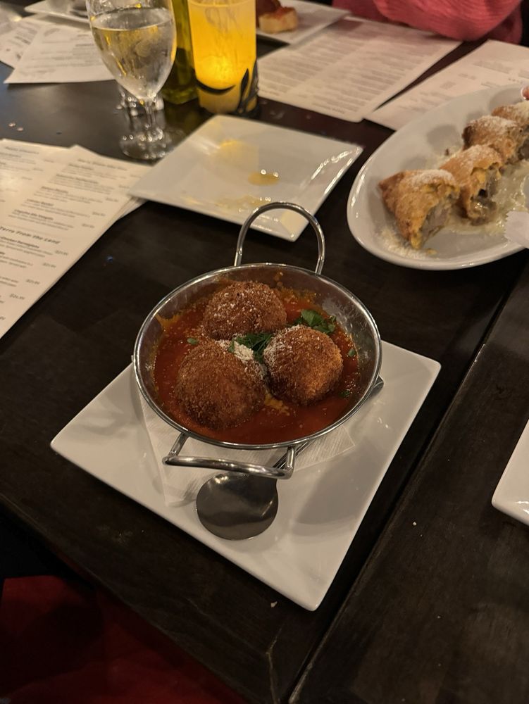 DELLA NOTTE - Updated July 2025 - 25 Photos & 34 Reviews - 1374 Cape St ...