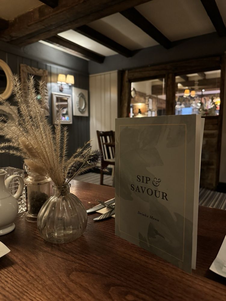 COLD HARBOUR INN - Updated January 2025 - Ermin Street, Swindon, United ...