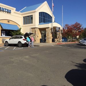 GOODWILL INDUSTRIES OF FOLSOM - 21 Photos & 78 Reviews - Thrift Stores ...