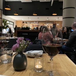 CHICKADEE - Updated October 2025 - 754 Photos & 339 Reviews - 21 ...