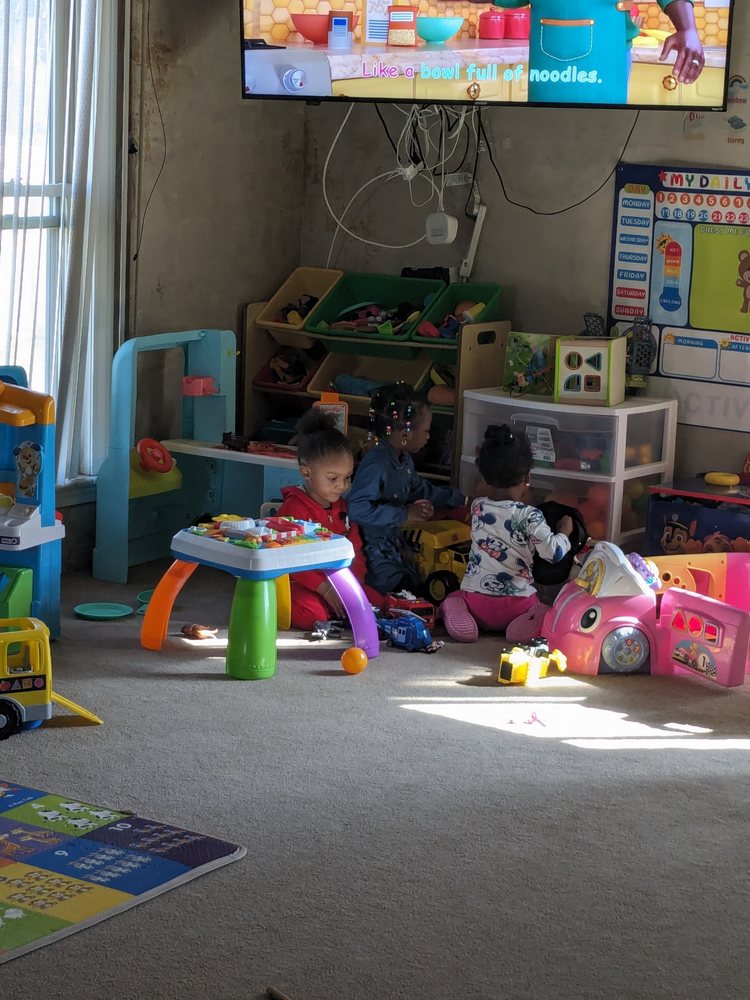 LITTLE LIONS DEN CHILD DAYCARE - Updated November 2024 - 33120 Yorkdale ...