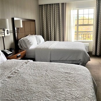 HAMPTON INN BY HILTON NEW PALTZ - Updated November 2024 - 142 Photos ...
