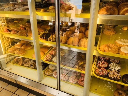 SWISS DONUT - 150 Photos & 166 Reviews - 555 S Sunrise Way, Palm ...