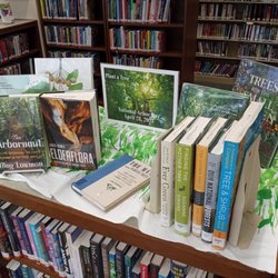 LUCY ROBBINS WELLES LIBRARY - 16 Photos & 14 Reviews - 95 Cedar St ...