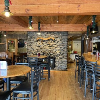 ONIONS PUB & RESTAURANT - Updated December 2025 - 198 Photos & 261 ...