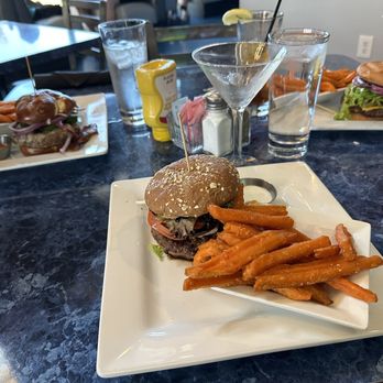 BLU BURGER GRILLE - Updated December 2024 - 176 Photos & 379 Reviews ...