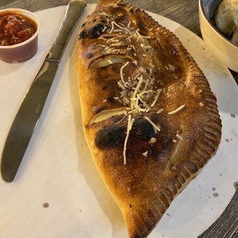 BOOTLEGGERS PIZZA AND PINTS - Updated December 2025 - 13 Photos - 119 E ...