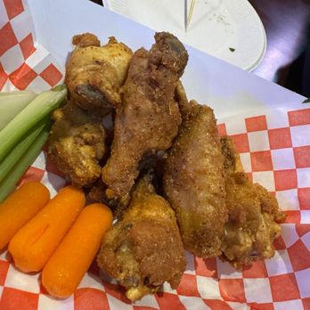 FLAPPY’S WINGS AND BAR - Updated June 2024 - 112 Photos & 49 Reviews ...