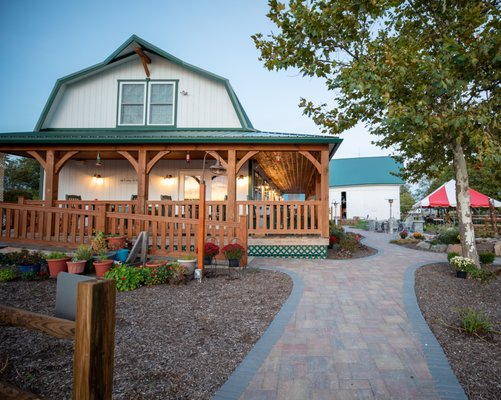 THE MOCKINGBIRD - Updated December 2025 - 18 Photos - 4408 N Elliston ...