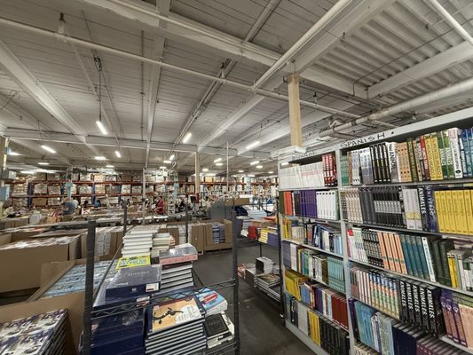 BOOK WAREHOUSE OUTLET - Updated December 2025 - 29 Photos - 1859 ...