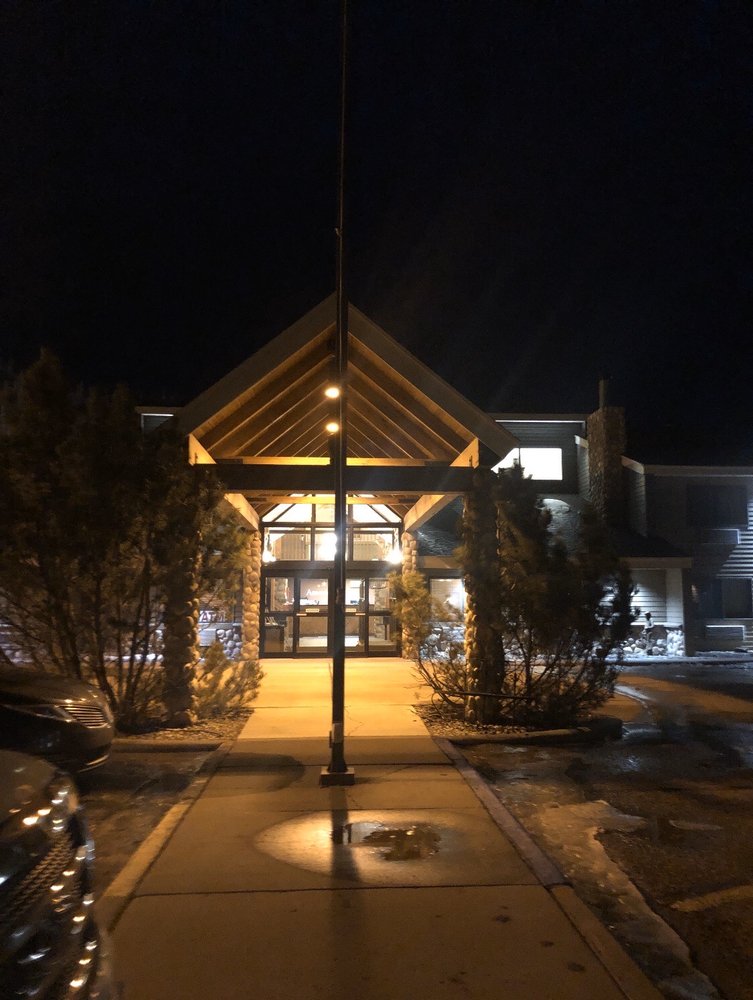 AMERICINN BY WYNDHAM MEDORA - 42 Photos & 24 Reviews - 75 East River ...