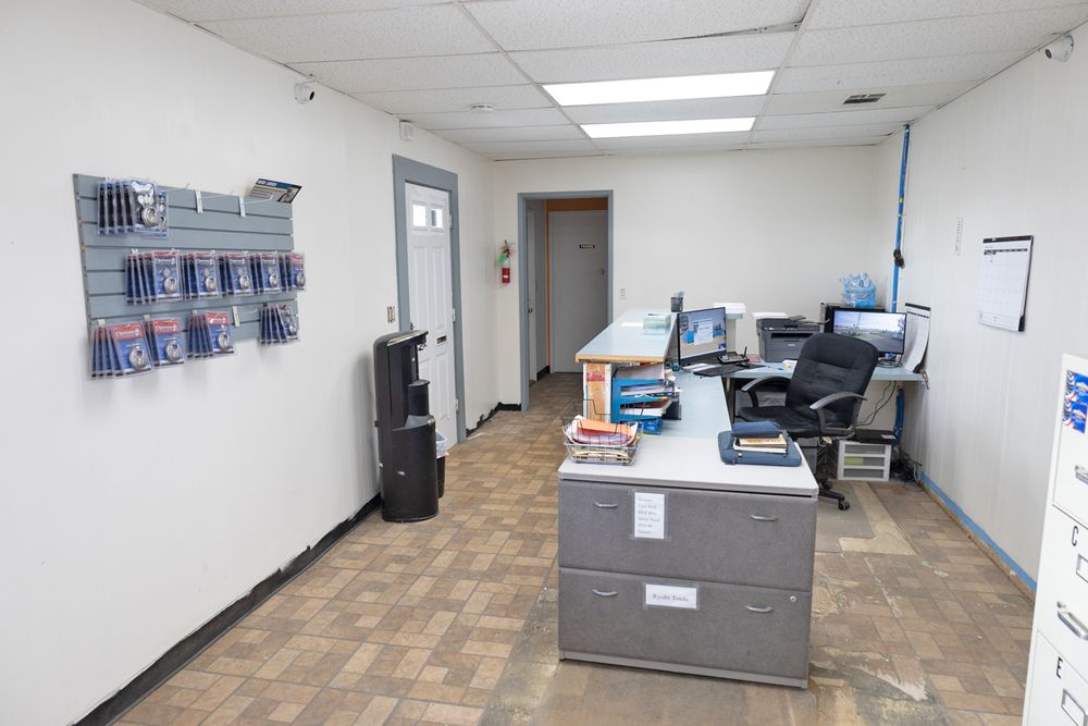 MADERA SELF STORAGE - Updated November 2025 - 30 Photos - 2842 Golden ...