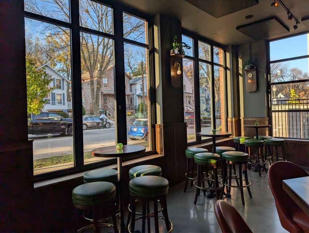 PUBLIC PARKING - Updated January 2025 - 16 Photos - 711 E Johnson St ...